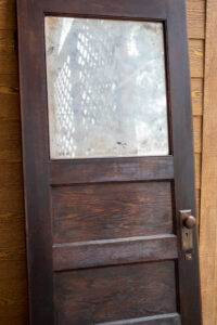 How to Transform ANY Window into a Vintage Mirror - Homemaking Without Fear